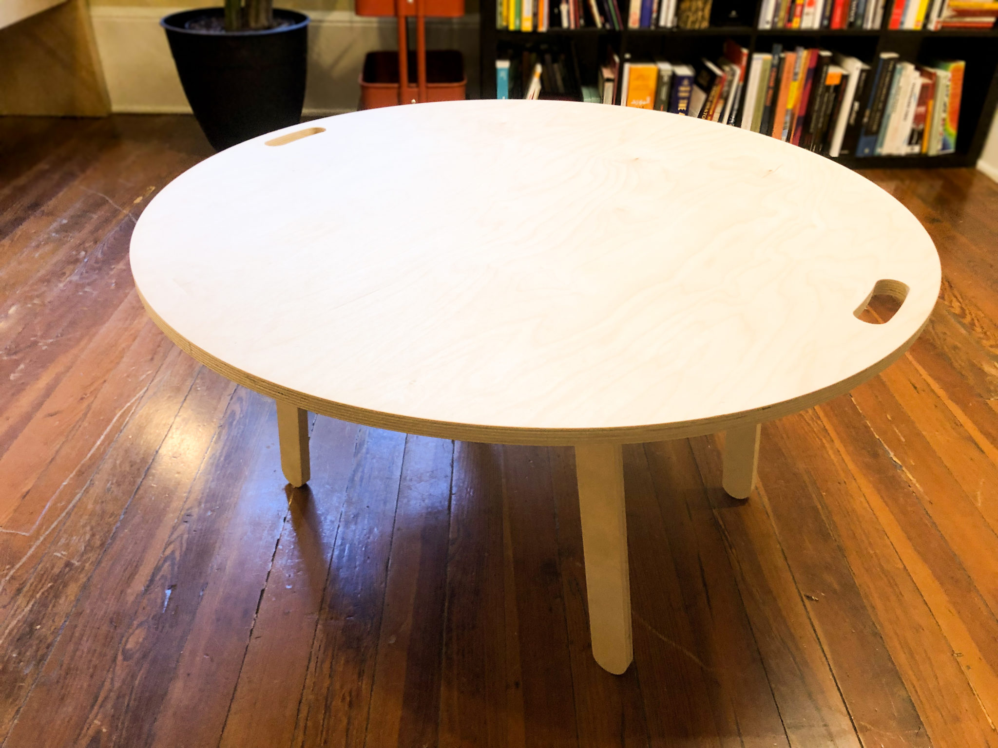 Notch Table - DEZAIN.io